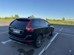 Black Volvo XC60 2014 in Panevezys, with an engine capacity of 2.40 L and mileage of 306 thousand km for 14500 €, photo 8 on AUTOMOTO.COM.LV