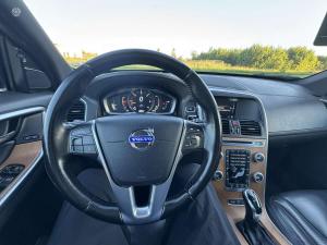 Black Volvo XC60 2014 in Panevezys, with an engine capacity of 2.40 L and mileage of 306 thousand km for 14500 €, photo 11 on AUTOMOTO.COM.LV