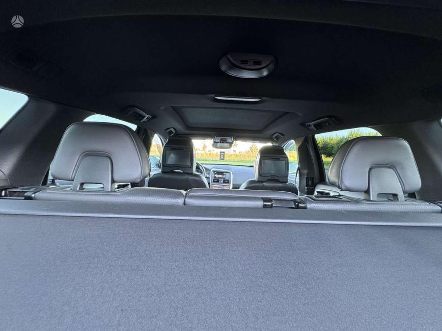 Black Volvo XC60 2014 in Panevezys, with an engine capacity of 2.40 L and mileage of 306 thousand km for 14500 €, photo 21 on AUTOMOTO.COM.LV