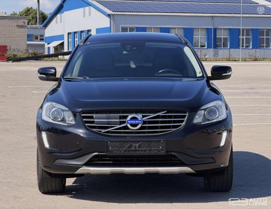 Black Volvo XC60 2014 in Taurage, with an engine capacity of 2.00 L and mileage of 276 thousand km for 10900 €, photo 4 on AUTOMOTO.COM.LV