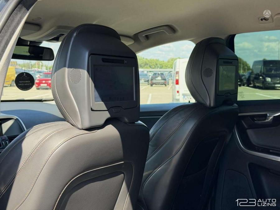 Black Volvo XC60 2014 in Taurage, with an engine capacity of 2.00 L and mileage of 276 thousand km for 10900 €, photo 15 on AUTOMOTO.COM.LV