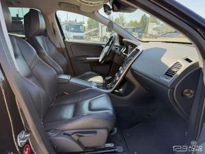 Black Volvo XC60 2014 in Taurage, with an engine capacity of 2.00 L and mileage of 276 thousand km for 10900 €, photo 16 on AUTOMOTO.COM.LV