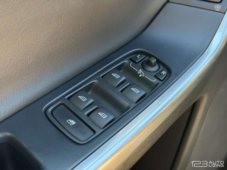 Black Volvo XC60 2014 in Taurage, with an engine capacity of 2.00 L and mileage of 276 thousand km for 10900 €, photo 26 on AUTOMOTO.COM.LV
