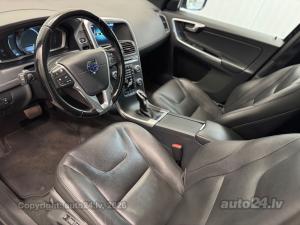 Melns Volvo XC60 2014 Tallina, ar dzinēja tilpumu 2.00 L un nobraukumu 285 tūkst. km par 10999 €, foto 15 vietnē AUTOMOTO.COM.LV
