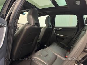 Melns Volvo XC60 2014 Tallina, ar dzinēja tilpumu 2.00 L un nobraukumu 285 tūkst. km par 10999 €, foto 16 vietnē AUTOMOTO.COM.LV