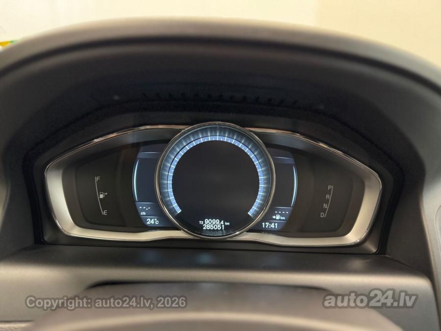 Melns Volvo XC60 2014 Tallina, ar dzinēja tilpumu 2.00 L un nobraukumu 285 tūkst. km par 10999 €, foto 18 vietnē AUTOMOTO.COM.LV