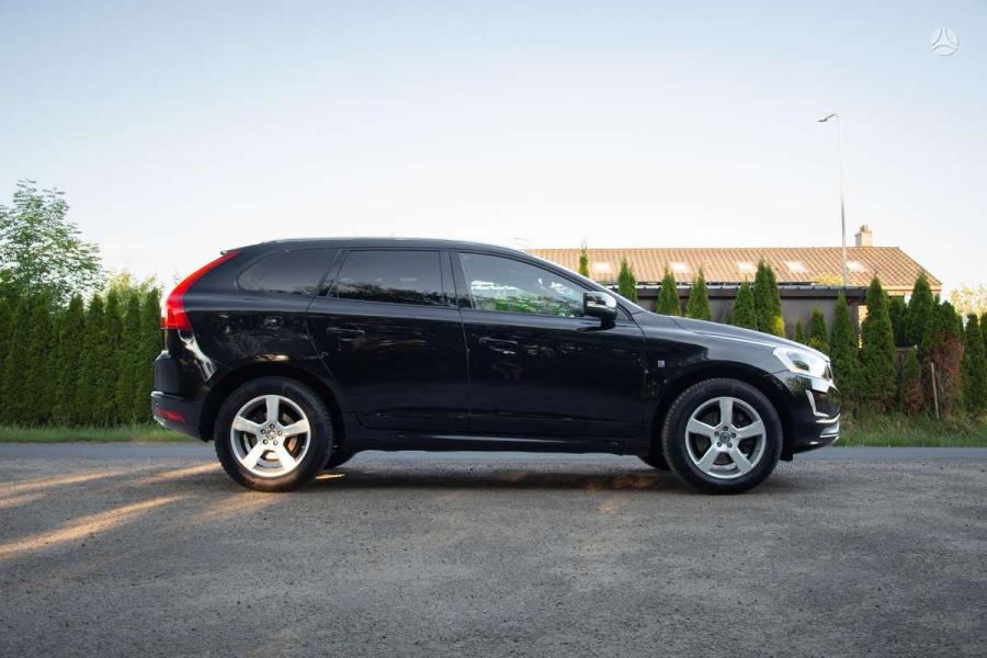 Melns Volvo XC60 2014 Elektrėnai, ar dzinēja tilpumu 2.40 L un nobraukumu 170 tūkst. km par 14000 €, foto 3 vietnē AUTOMOTO.COM.LV