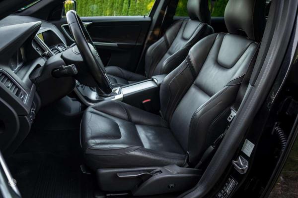 Melns Volvo XC60 2014 Elektrėnai, ar dzinēja tilpumu 2.40 L un nobraukumu 170 tūkst. km par 14000 €, foto 10 vietnē AUTOMOTO.COM.LV