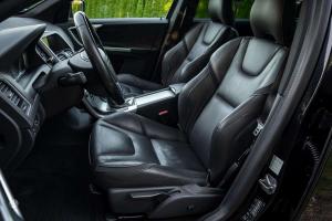 Melns Volvo XC60 2014 Elektrėnai, ar dzinēja tilpumu 2.40 L un nobraukumu 170 tūkst. km par 14000 €, foto 11 vietnē AUTOMOTO.COM.LV