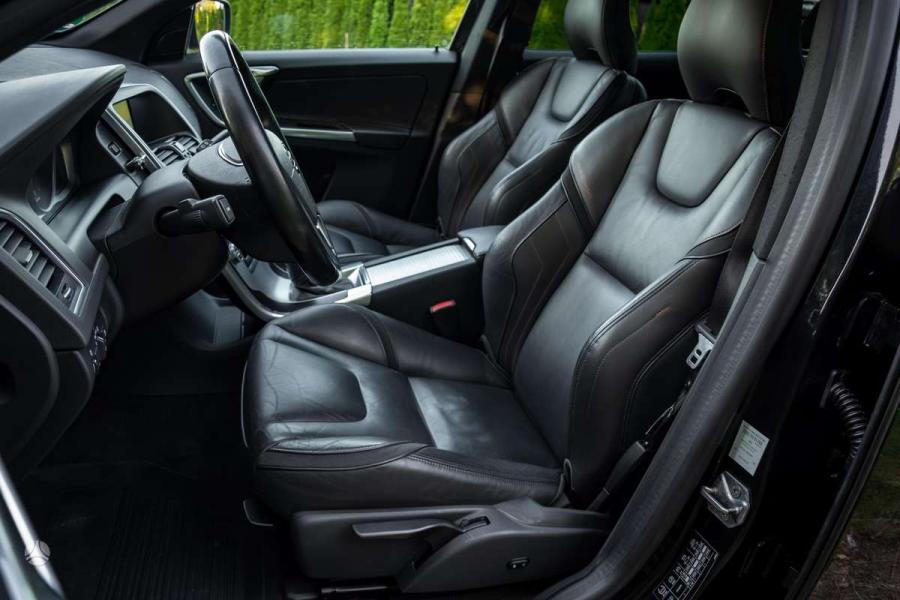 Melns Volvo XC60 2014 Elektrėnai, ar dzinēja tilpumu 2.40 L un nobraukumu 170 tūkst. km par 14000 €, foto 11 vietnē AUTOMOTO.COM.LV