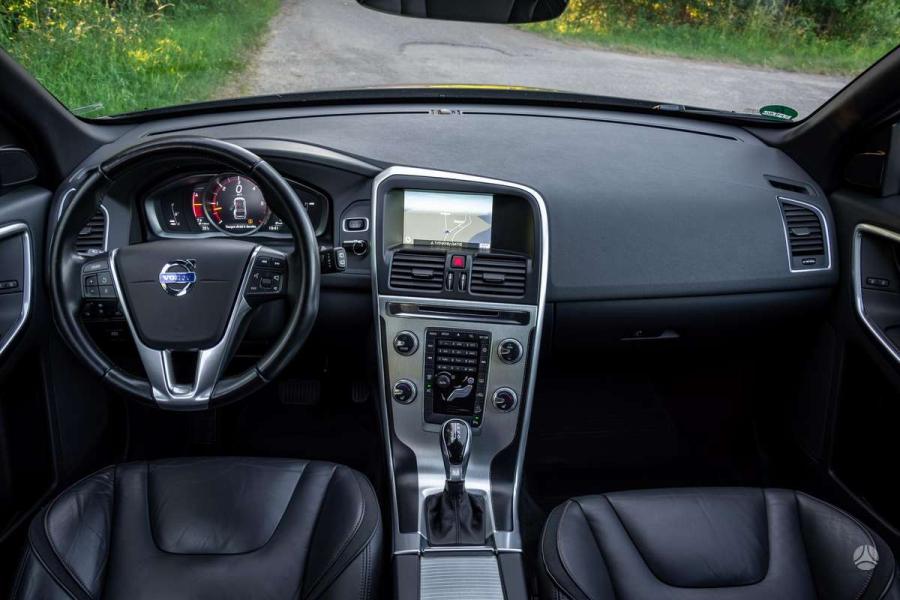 Melns Volvo XC60 2014 Elektrėnai, ar dzinēja tilpumu 2.40 L un nobraukumu 170 tūkst. km par 14000 €, foto 14 vietnē AUTOMOTO.COM.LV