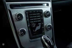 Melns Volvo XC60 2014 Elektrėnai, ar dzinēja tilpumu 2.40 L un nobraukumu 170 tūkst. km par 14000 €, foto 17 vietnē AUTOMOTO.COM.LV