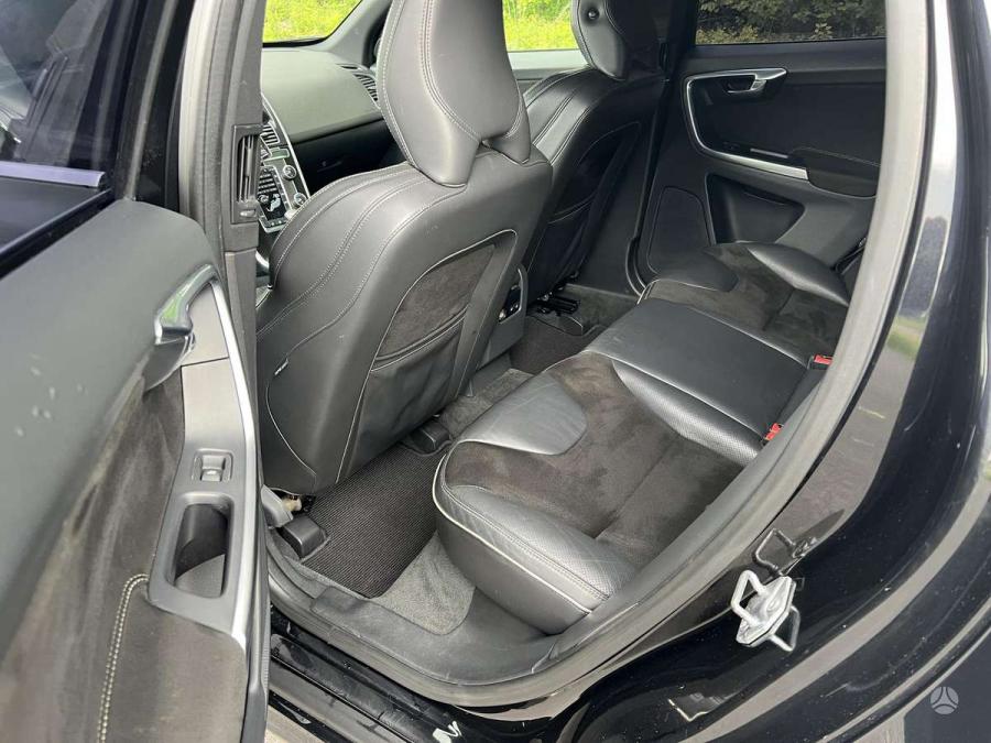 Melns Volvo XC60 2014 Kauņa, ar dzinēja tilpumu 2.40 L un nobraukumu 246 tūkst. km par 11200 €, foto 18 vietnē AUTOMOTO.COM.LV