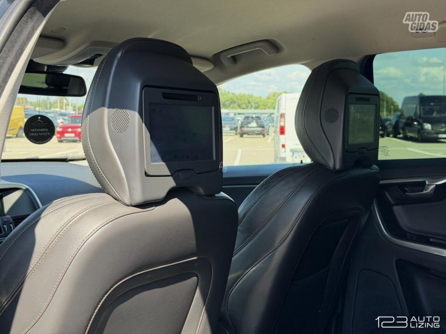 Black Volvo XC60 2014 in Taurage, with an engine capacity of 2.00 L and mileage of 276 thousand km for 10900 €, photo 15 on AUTOMOTO.COM.LV
