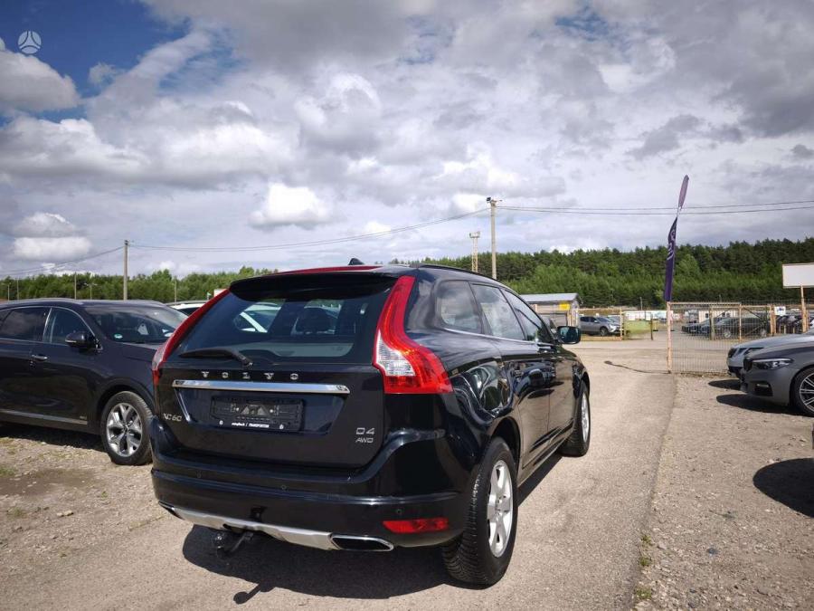 Black Volvo XC60 2014 in Vilnius, with an engine capacity of 2.40 L and mileage of 223 thousand km for 12450 €, photo 5 on AUTOMOTO.COM.LV