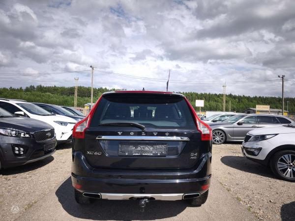 Black Volvo XC60 2014 in Vilnius, with an engine capacity of 2.40 L and mileage of 223 thousand km for 12450 €, photo 5 on AUTOMOTO.COM.LV