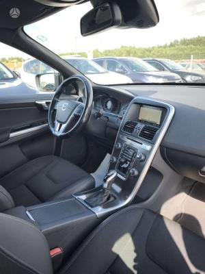 Black Volvo XC60 2014 in Vilnius, with an engine capacity of 2.40 L and mileage of 223 thousand km for 12450 €, photo 13 on AUTOMOTO.COM.LV