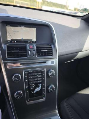 Black Volvo XC60 2014 in Vilnius, with an engine capacity of 2.40 L and mileage of 223 thousand km for 12450 €, photo 20 on AUTOMOTO.COM.LV