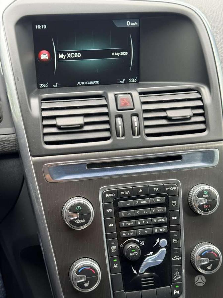 Melns Volvo XC60 2014 Ukmergė, ar dzinēja tilpumu 2.40 L un nobraukumu 280 tūkst. km par 11950 €, foto 9 vietnē AUTOMOTO.COM.LV