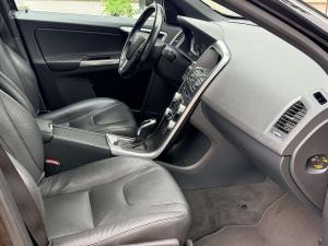 Melns Volvo XC60 2014 Ukmergė, ar dzinēja tilpumu 2.40 L un nobraukumu 280 tūkst. km par 11950 €, foto 11 vietnē AUTOMOTO.COM.LV