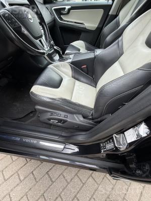 Melns Volvo XC60 2014 Valmiera, ar dzinēja tilpumu 2.00 L un nobraukumu 257 tūkst. km par 10700 €, foto 8 vietnē AUTOMOTO.COM.LV