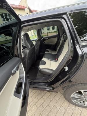 Melns Volvo XC60 2014 Valmiera, ar dzinēja tilpumu 2.00 L un nobraukumu 257 tūkst. km par 10700 €, foto 9 vietnē AUTOMOTO.COM.LV