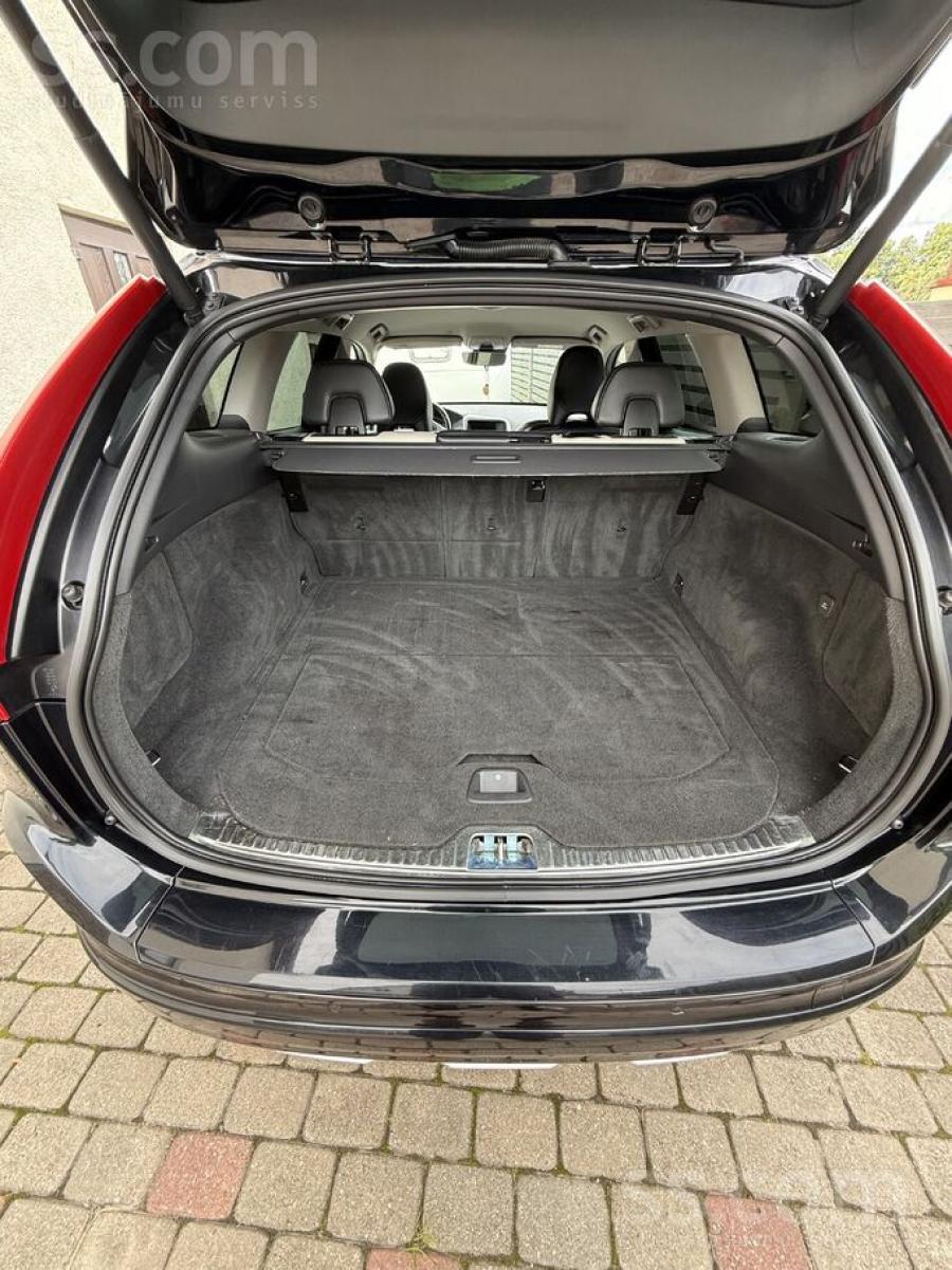 Melns Volvo XC60 2014 Valmiera, ar dzinēja tilpumu 2.00 L un nobraukumu 257 tūkst. km par 10700 €, foto 10 vietnē AUTOMOTO.COM.LV