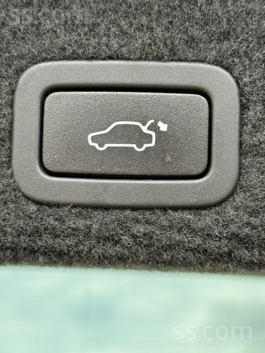Melns Volvo XC60 2014 Valmiera, ar dzinēja tilpumu 2.00 L un nobraukumu 257 tūkst. km par 10700 €, foto 11 vietnē AUTOMOTO.COM.LV