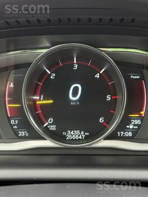 Melns Volvo XC60 2014 Valmiera, ar dzinēja tilpumu 2.00 L un nobraukumu 257 tūkst. km par 10700 €, foto 12 vietnē AUTOMOTO.COM.LV