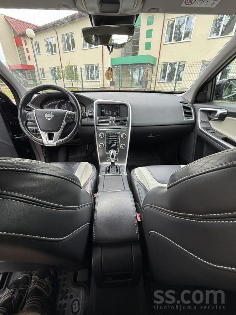 Melns Volvo XC60 2014 Valmiera, ar dzinēja tilpumu 2.00 L un nobraukumu 257 tūkst. km par 10700 €, foto 13 vietnē AUTOMOTO.COM.LV