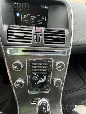 Melns Volvo XC60 2014 Valmiera, ar dzinēja tilpumu 2.00 L un nobraukumu 257 tūkst. km par 10700 €, foto 16 vietnē AUTOMOTO.COM.LV