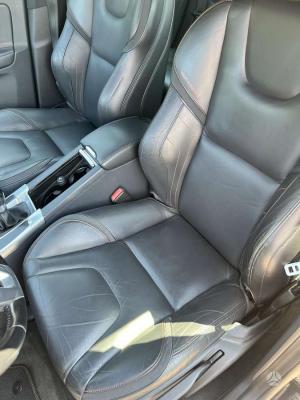 Black Volvo XC60 2014 in Kaunas, with an engine capacity of 1.98 L and mileage of 240 thousand km for 12200 €, photo 12 on AUTOMOTO.COM.LV