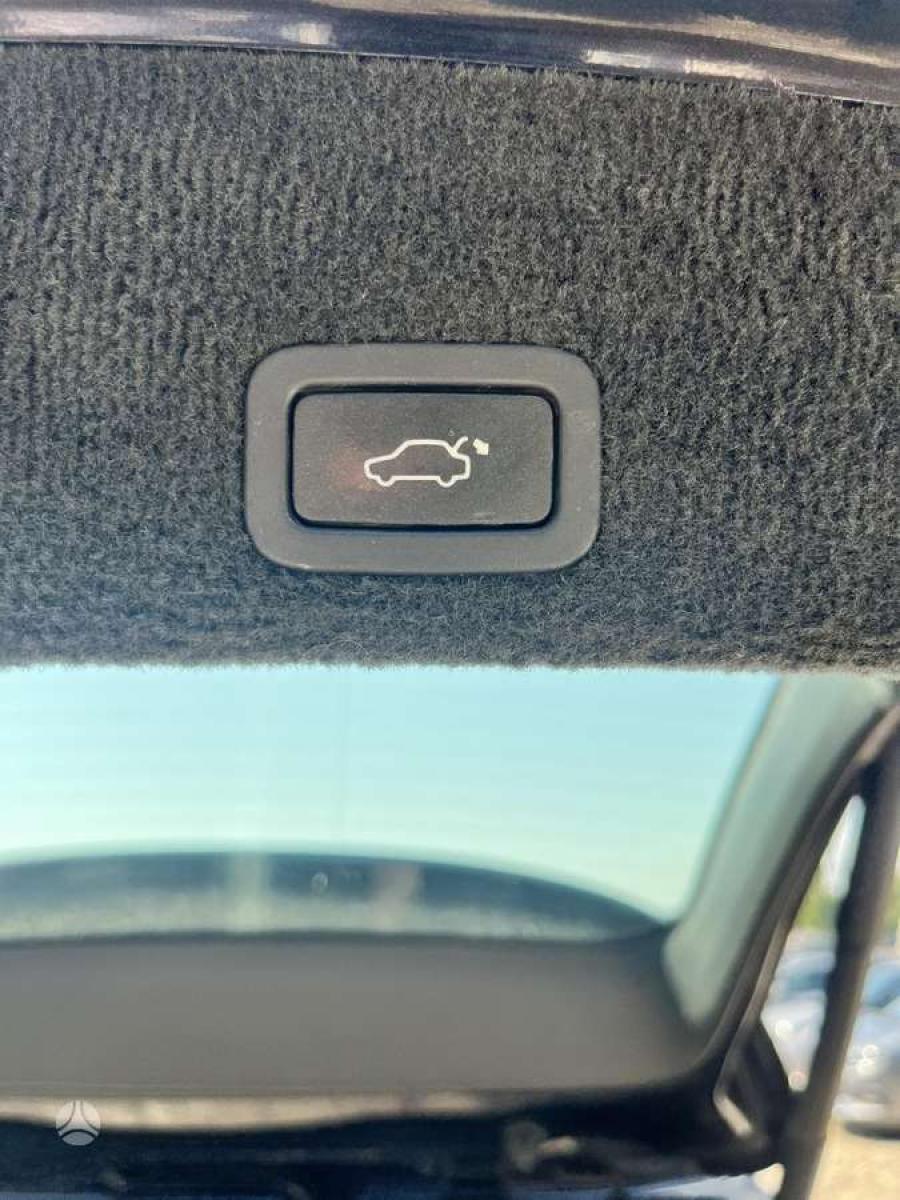 Black Volvo XC60 2014 in Kaunas, with an engine capacity of 1.98 L and mileage of 240 thousand km for 12200 €, photo 14 on AUTOMOTO.COM.LV