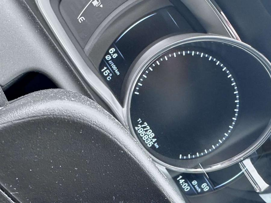 Black Volvo XC60 2014 in Kaunas, with an engine capacity of 1.97 L and mileage of 296 thousand km for 11000 €, photo 4 on AUTOMOTO.COM.LV