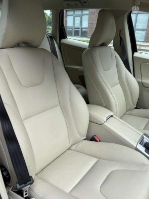 Black Volvo XC60 2014 in Klaipeda, with an engine capacity of 1.97 L and mileage of 153 thousand km for 13000 €, photo 9 on AUTOMOTO.COM.LV