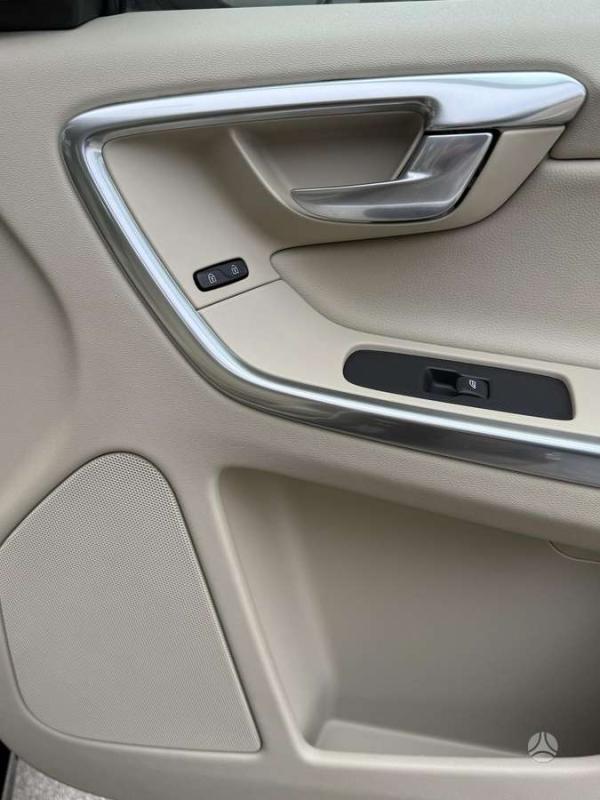 Black Volvo XC60 2014 in Klaipeda, with an engine capacity of 1.97 L and mileage of 153 thousand km for 13000 €, photo 10 on AUTOMOTO.COM.LV