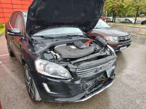 Black Volvo XC60 2014 in Vilnius, with an engine capacity of 2.40 L and mileage of 321 thousand km for 3800 €, photo 11 on AUTOMOTO.COM.LV