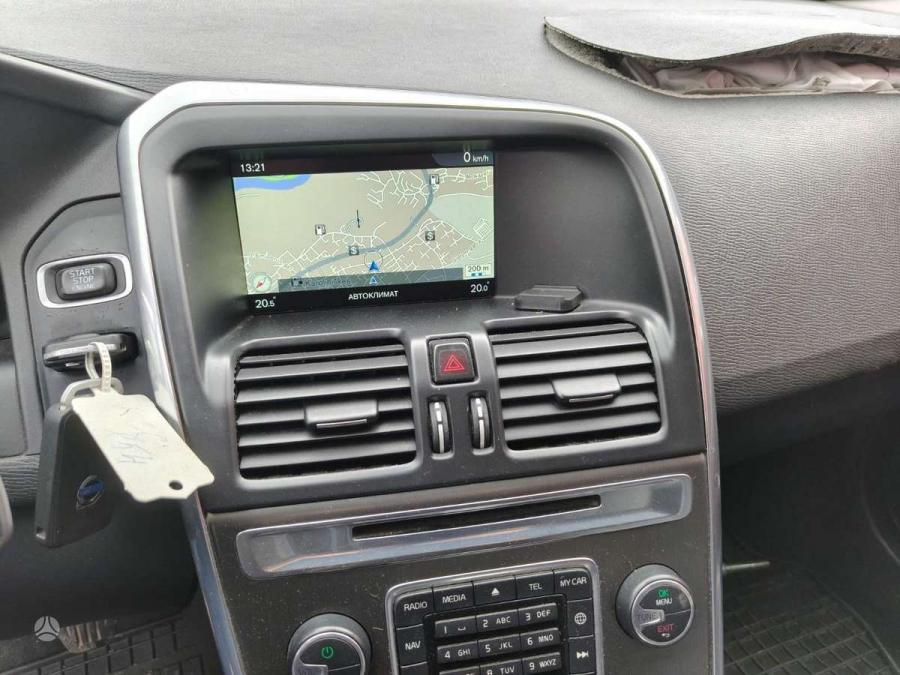 Black Volvo XC60 2014 in Vilnius, with an engine capacity of 2.40 L and mileage of 321 thousand km for 3800 €, photo 14 on AUTOMOTO.COM.LV