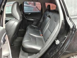 Black Volvo XC60 2014 in Vilnius, with an engine capacity of 2.40 L and mileage of 321 thousand km for 3800 €, photo 17 on AUTOMOTO.COM.LV