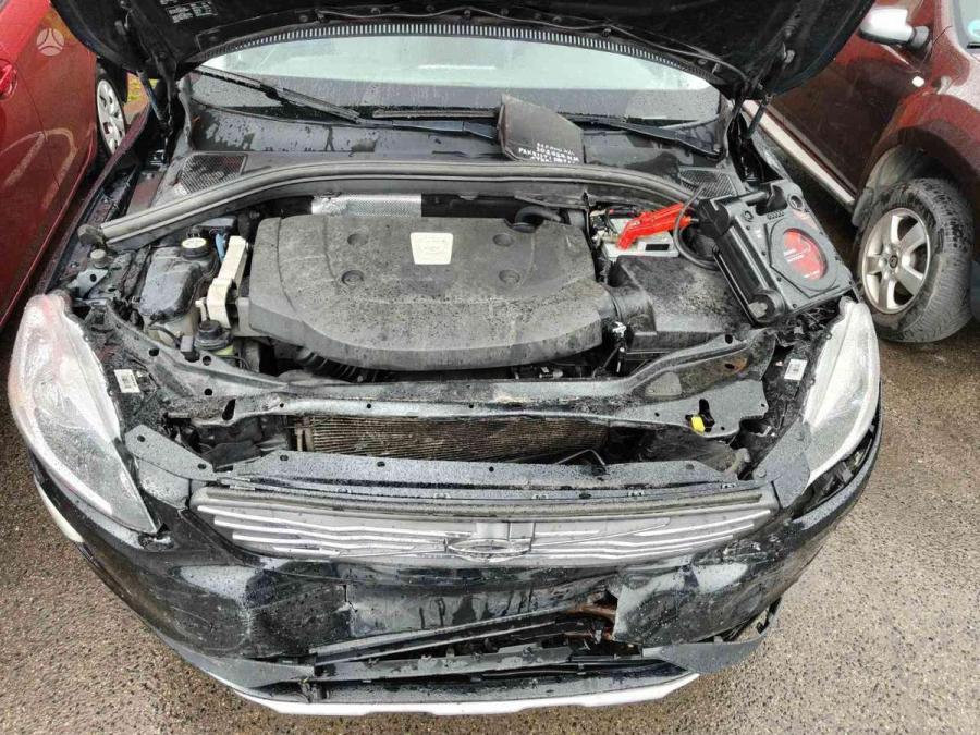 Black Volvo XC60 2014 in Vilnius, with an engine capacity of 2.40 L and mileage of 321 thousand km for 3800 €, photo 22 on AUTOMOTO.COM.LV