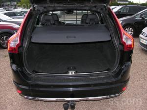 Black Volvo XC60 2014 in Riga, with an engine capacity of 2.00 L and mileage of 220 thousand km for 10990 €, photo 6 on AUTOMOTO.COM.LV