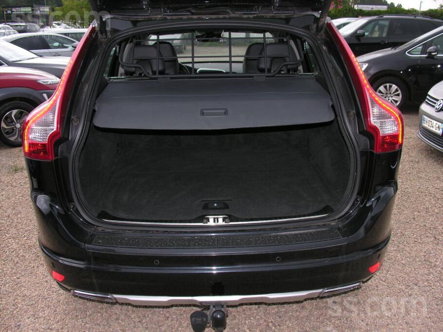 Black Volvo XC60 2014 in Riga, with an engine capacity of 2.00 L and mileage of 220 thousand km for 10990 €, photo 6 on AUTOMOTO.COM.LV