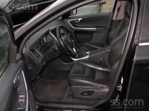 Black Volvo XC60 2014 in Riga, with an engine capacity of 2.00 L and mileage of 220 thousand km for 10990 €, photo 10 on AUTOMOTO.COM.LV