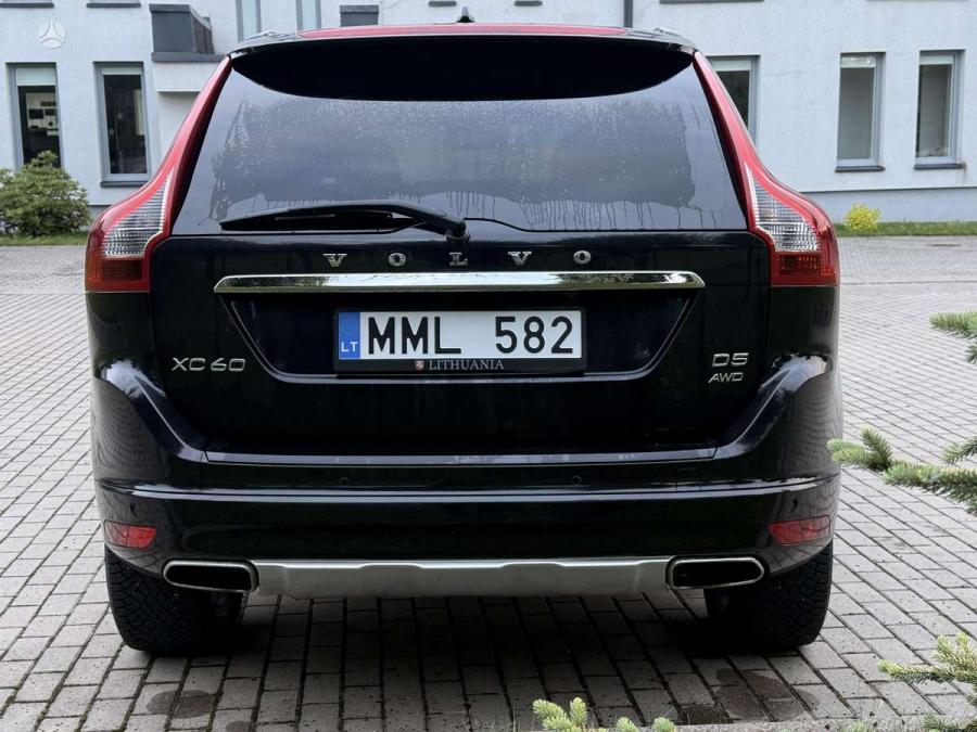 Black Volvo XC60 2014 in Mazeikiai, with an engine capacity of 2.40 L and mileage of 255 thousand km for 16700 €, photo 9 on AUTOMOTO.COM.LV