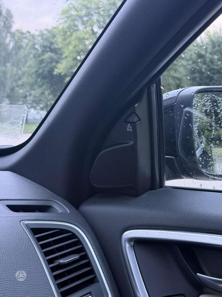 Black Volvo XC60 2014 in Mazeikiai, with an engine capacity of 2.40 L and mileage of 255 thousand km for 16700 €, photo 13 on AUTOMOTO.COM.LV