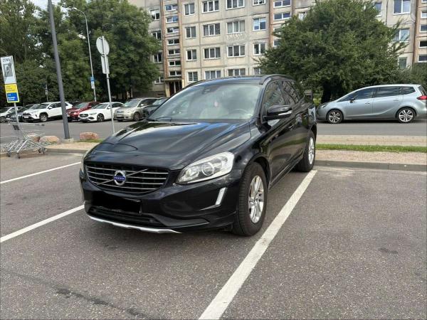Black Volvo XC60 2014 in Vilnius, with an engine capacity of 2.40 L and mileage of 330 thousand km for 8999 €, photo 2 on AUTOMOTO.COM.LV