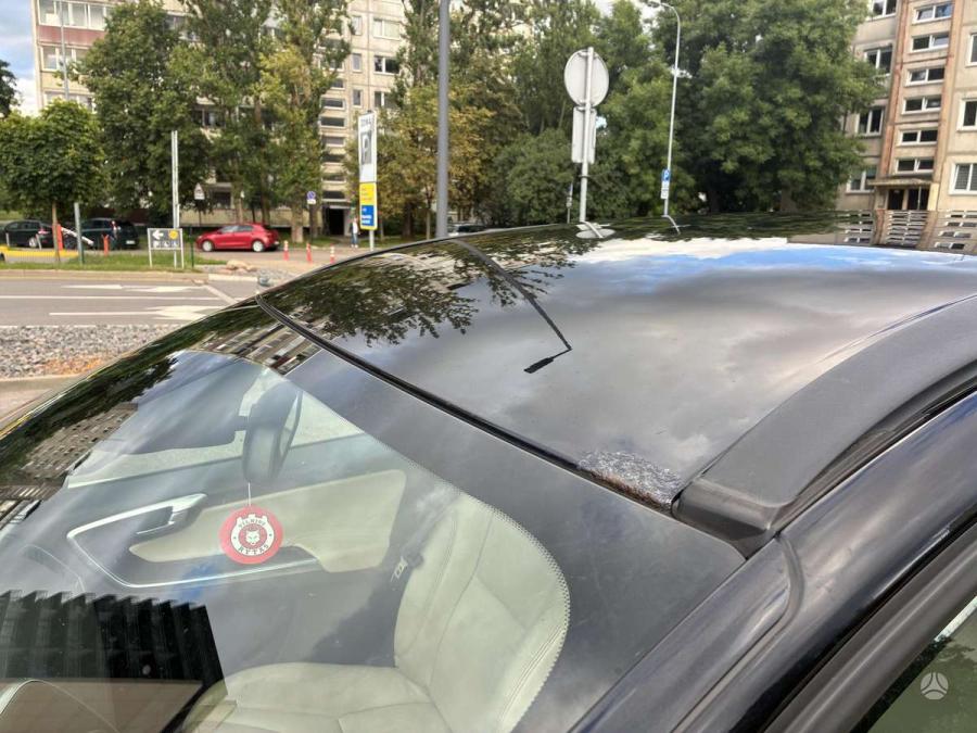 Melns Volvo XC60 2014 Viļņa, ar dzinēja tilpumu 2.40 L un nobraukumu 330 tūkst. km par 8999 €, foto 11 vietnē AUTOMOTO.COM.LV