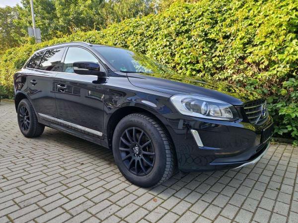 Black Volvo XC60 2014 in Vilnius, with an engine capacity of 1.98 L and mileage of 177 thousand km for 12650 €, photo 1 on AUTOMOTO.COM.LV