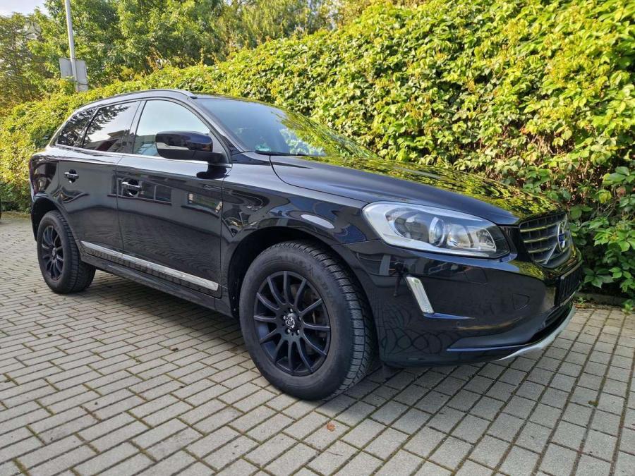 Melns Volvo XC60 2014 Viļņa, ar dzinēja tilpumu 1.98 L un nobraukumu 177 tūkst. km par 12650 €, foto 1 vietnē AUTOMOTO.COM.LV