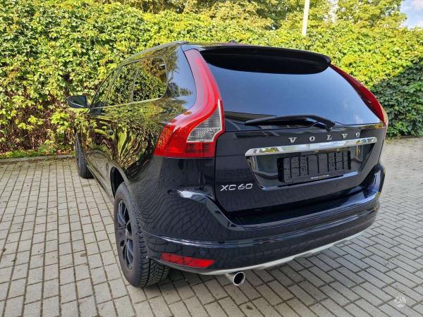 Black Volvo XC60 2014 in Vilnius, with an engine capacity of 1.98 L and mileage of 177 thousand km for 12650 €, photo 6 on AUTOMOTO.COM.LV